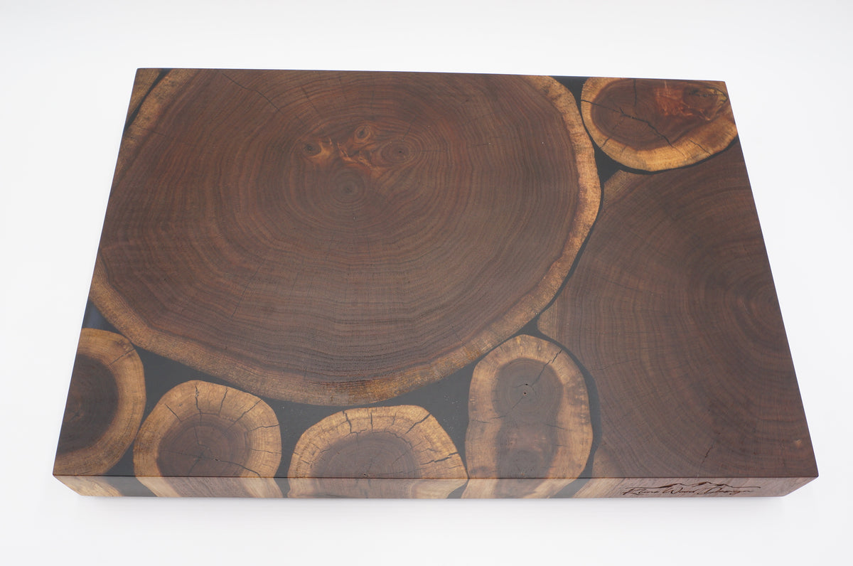 Walnut Rounds with Black Epoxy End Grain Cutting Board – Kline Wood Design