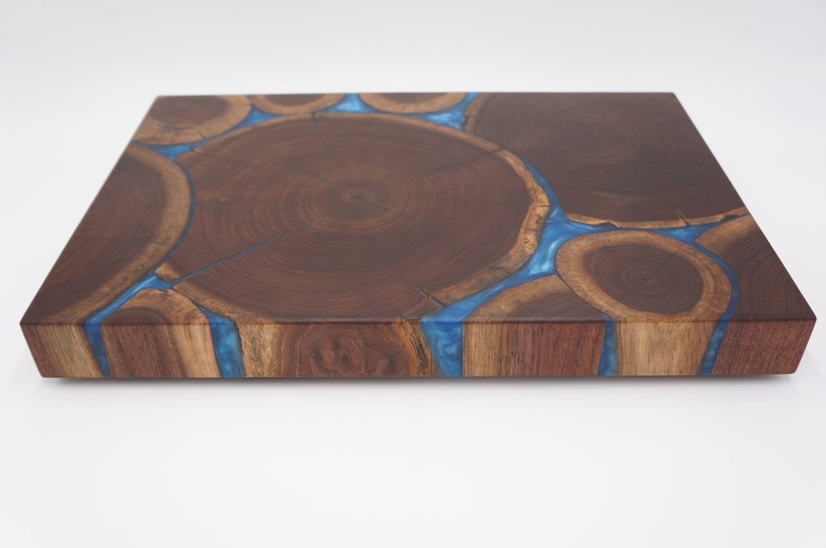 Walnut Rounds with Blue Epoxy End Grain Cutting Board – Kline Wood Design